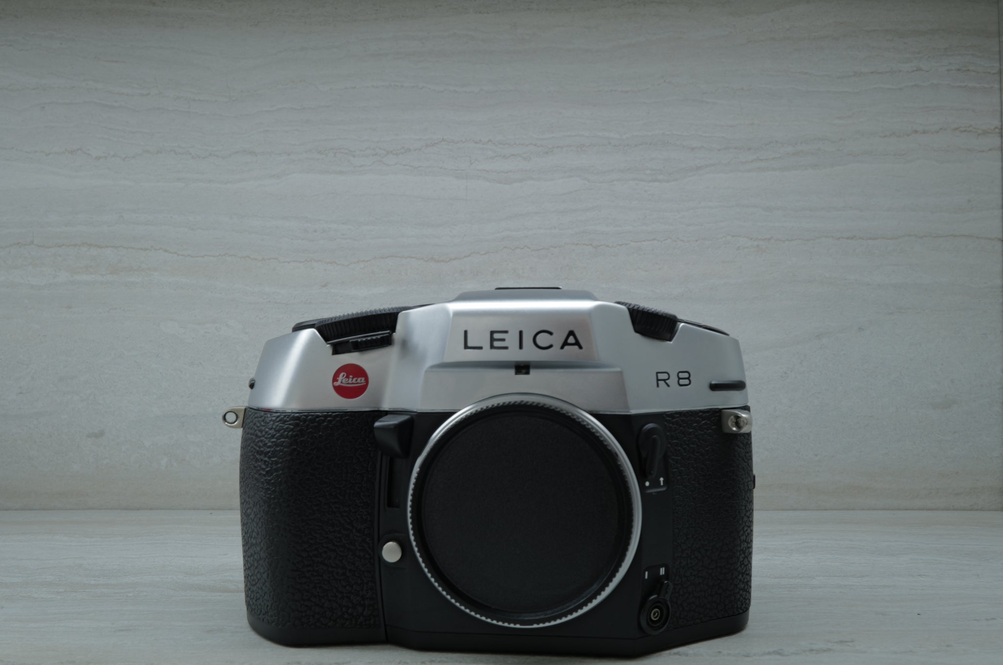 (Pre-Owned) Leica R8 Silver